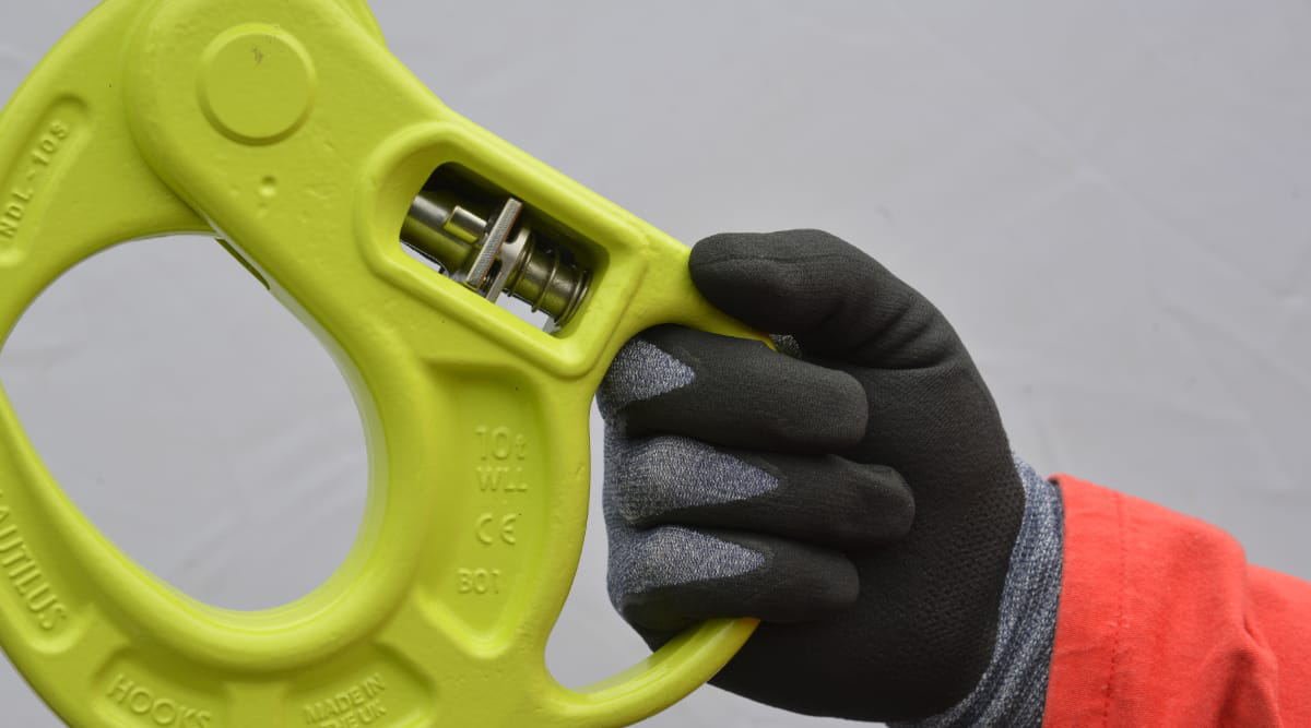 Double Locking (NDL) Hooks